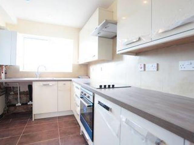 4 Bedrooms for rent in Kingsbridge Road, Morden SM4
