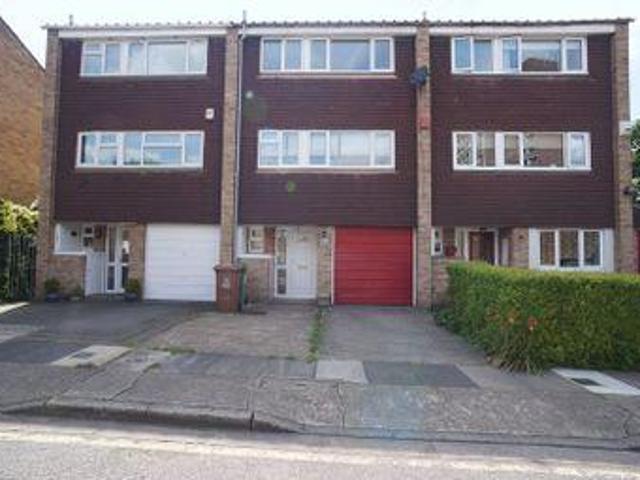 4 Bedrooms for rent in Kingsmead Close, Sidcup DA15