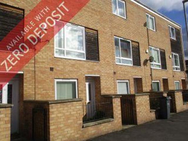 4 Bedrooms for rent in Lauderdale Crescent, Grove Village, Manchester M13