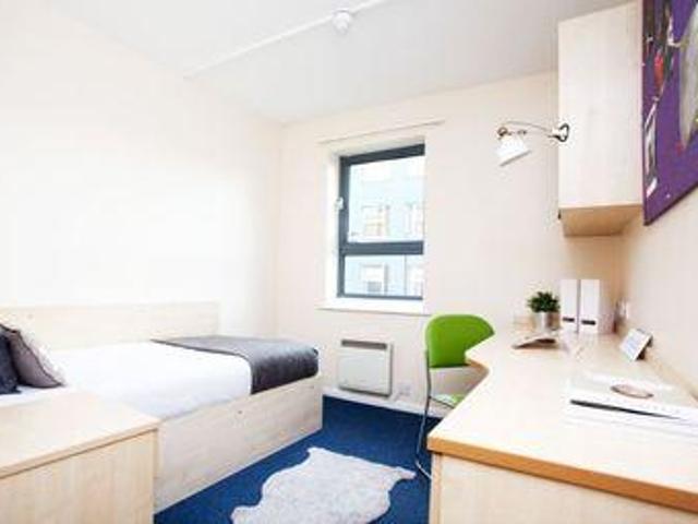 4 Bedrooms for rent in Leadmill Road, Sheffield S1