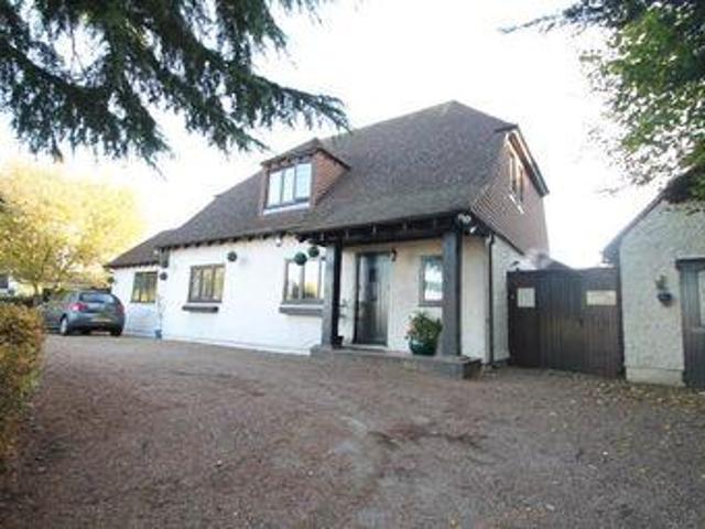 4 Bedrooms for rent in Leaves Green Road, Keston BR2