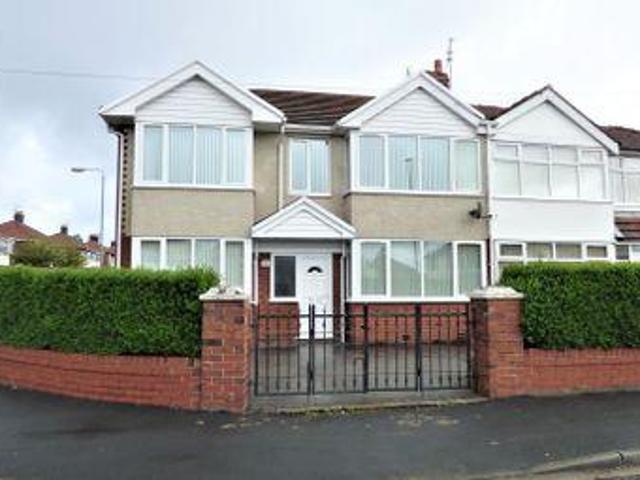 4 Bedrooms for rent in Queens Drive, Windle, St. Helens WA10