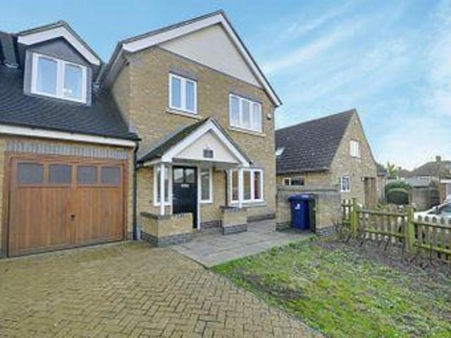 4 Bedrooms for rent in Robinsons Close, London W13