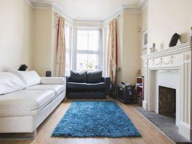 4 Bedrooms for rent in Roding Road, London E5