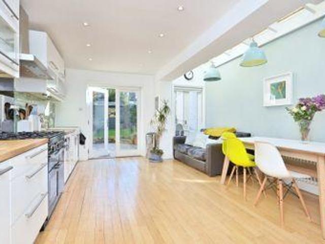 4 Bedrooms for rent in Rothschild Road, London W4