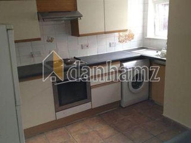4 Bedrooms for rent in Royal Park Avenue, Hyde Park, Leeds LS6