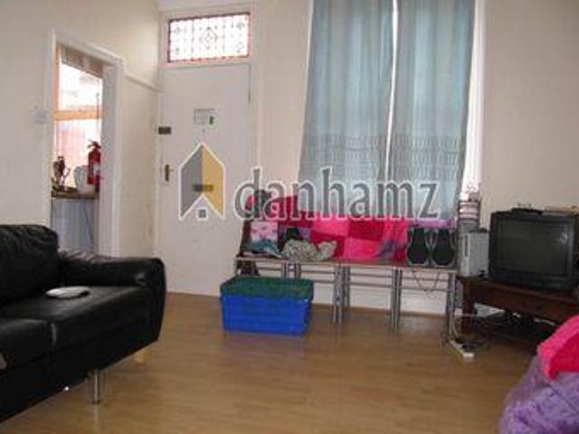 4 Bedrooms for rent in Royal Park Avenue, Hyde Park, Leeds LS6
