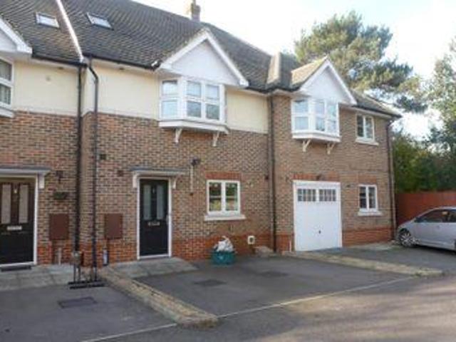 4 Bedrooms for rent in Stable Close, Kingston Upon Thames KT2