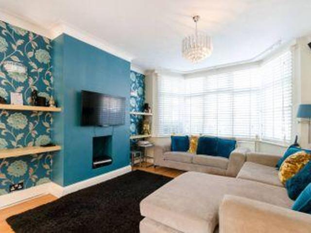 4 Bedrooms for rent in Spa Close, Upper Norwood SE25