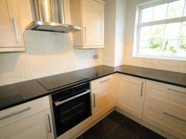4 Bedrooms for rent in Tubbenden Lane, Farnborough, Orpington BR6