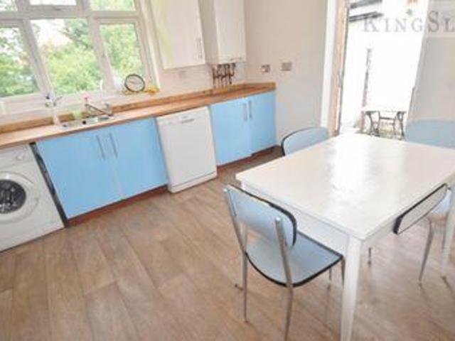 4 Bedrooms for rent in The Vale, London NW11
