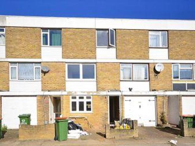 4 Bedrooms for rent in The Green, Stratford E15