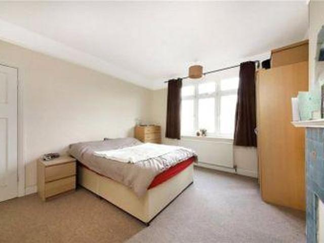 4 Bedrooms for rent in Thornton Road, London SW12