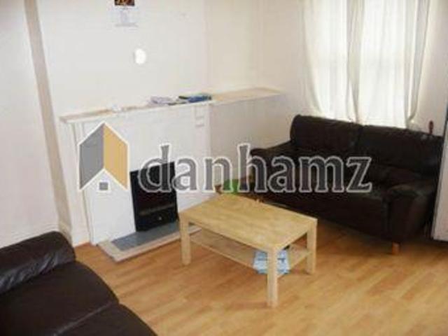 4 Bedrooms for rent in Thornville Street, Hyde Park, Leeds LS6