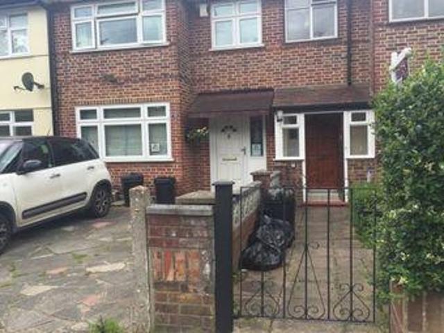 4 Bedrooms for rent in Thurlow Gardens, Ilford IG6