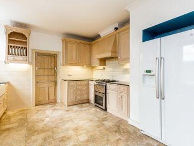 4 Bedrooms for rent in Tooting Bec Road, Tooting Bec SW17