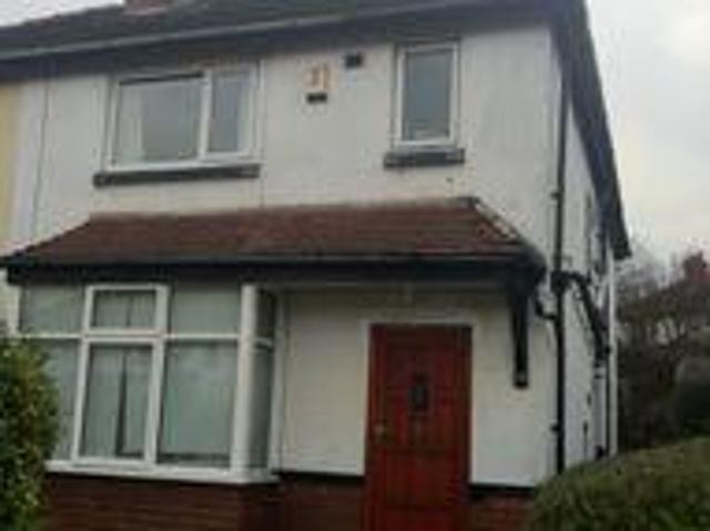 4 Bedrooms for rent in Trenic Crescent, Leeds LS6