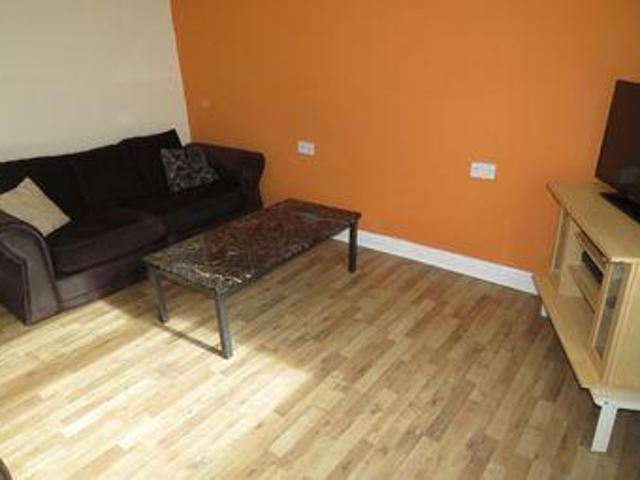 4 Bedrooms for rent in Walmsley Road, Hyde Park, Leeds LS6
