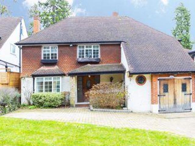 4 Bedrooms for rent in Warren Hill, Loughton IG10