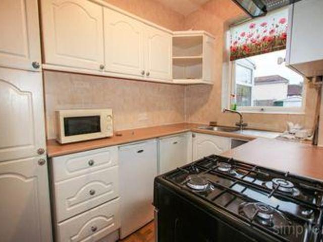 4 Bedrooms for rent in Wimborne Avenue, Hayes, Middlesex UB4