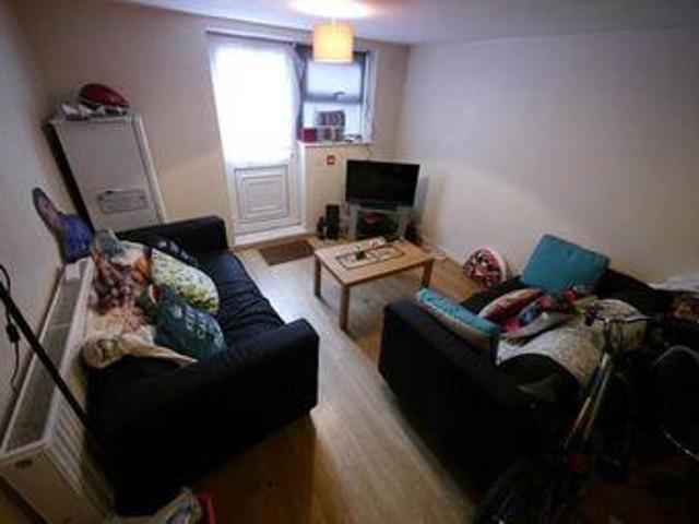 4 Bedrooms for rent in Winston Gardens, Headingley, Leeds LS6