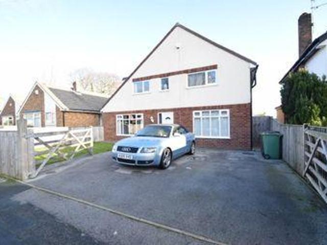 4 Bedrooms for rent in Woodhall Croft, Stanningley, Pudsey LS28
