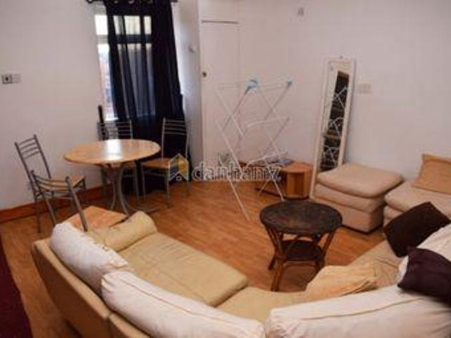 4 Bedrooms for rent in Woodsley Road, Hyde Park, Leeds LS3