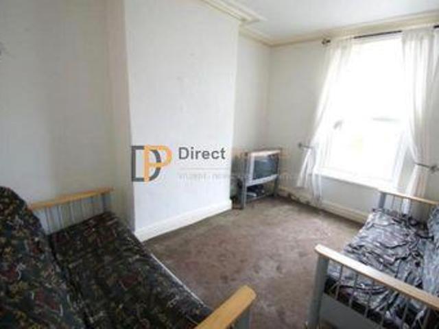 4 Bedrooms for rent in Woodsley Road, Hyde Park, Leeds LS3
