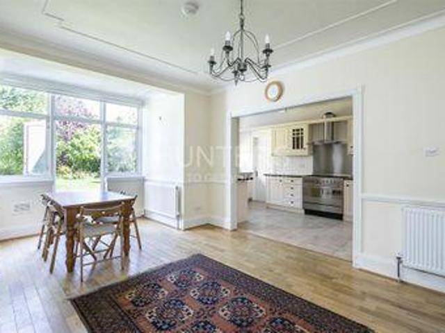 4 Bedrooms for rent in Wren Avenue, London NW2
