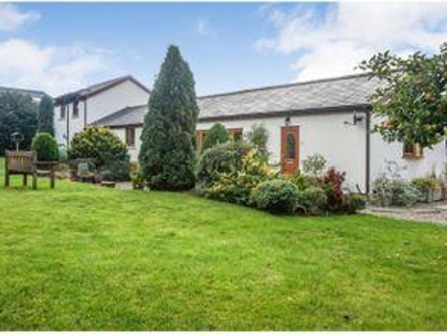 4 Bedrooms for sale in Marsh Lane, Preston PR4