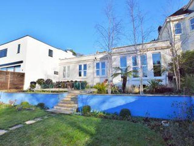 4 Bedrooms for sale in Maywood Drive, Camberley GU15