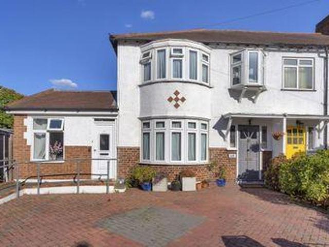 4 Bedrooms for sale in Monkleigh Road, Morden SM4
