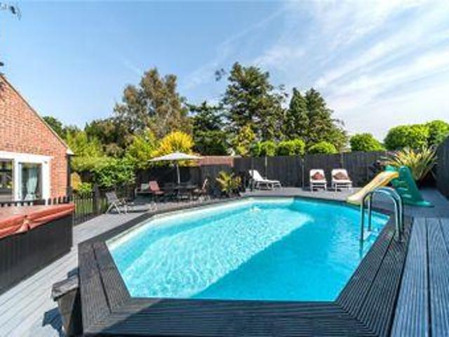 4 Bedrooms for sale in Norman Close, Wigmore, Rainham, Kent ME8