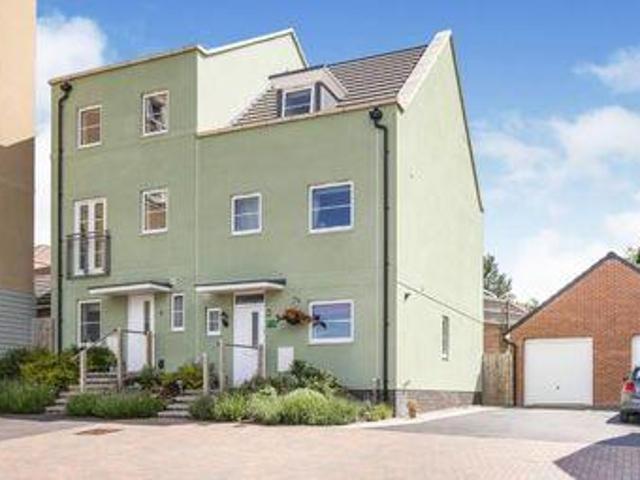 4 Bedrooms for sale in Burford Road, Oakley, Cheltenham, Gloucestershire GL52