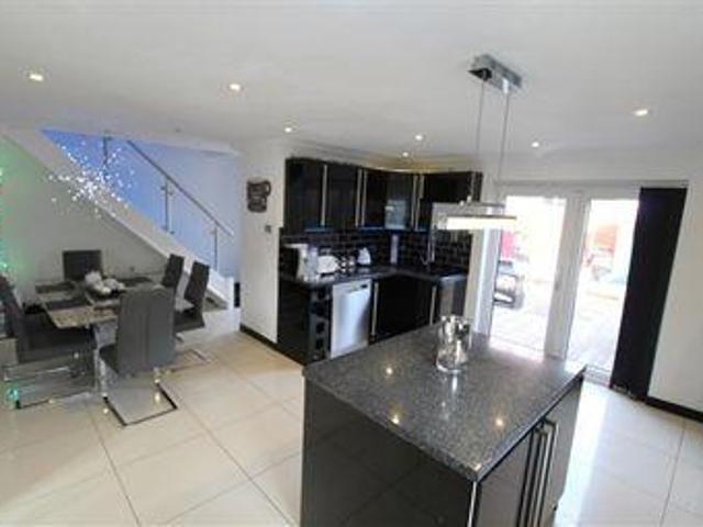 4 Bedrooms for sale in Berrington Walk, Bolton BL2