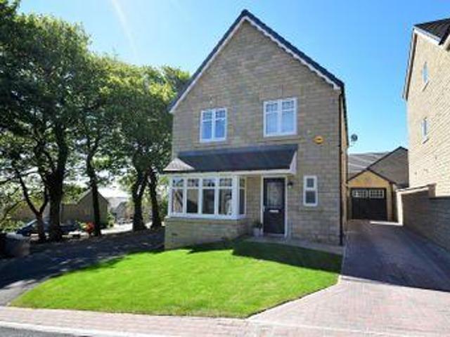 4 Bedrooms for sale in Black Myres Close, Queensbury, Bradford BD13
