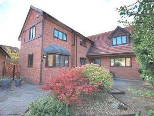 4 Bedrooms for sale in Blakefield Drive, Worsley, Manchester M28