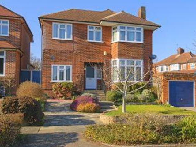 4 Bedrooms for sale in Brayton Gardens, Enfield EN2