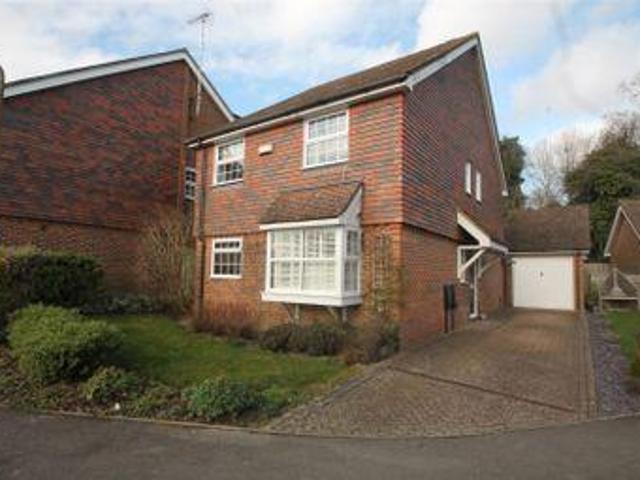 4 Bedrooms for sale in Cutbush Close, Harrietsham, Maidstone, Kent ME17
