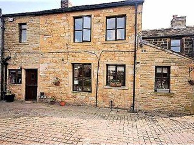 4 Bedrooms for sale in Carr House Road, Halifax HX3