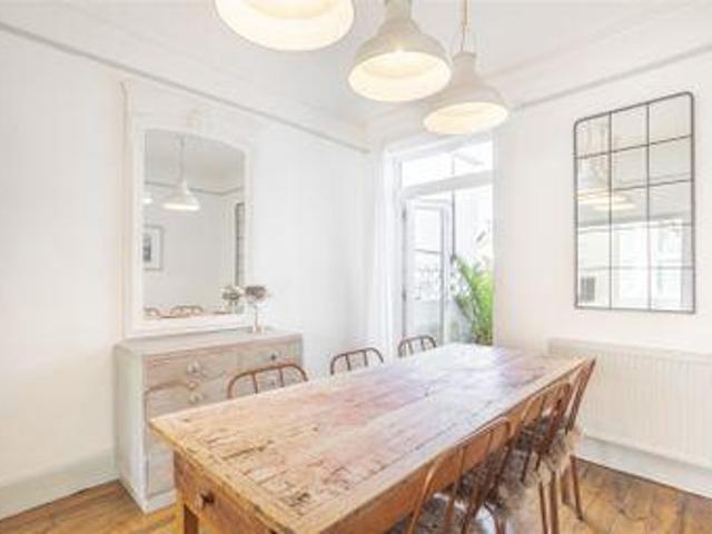 4 Bedrooms for sale in Cleveland Road, Brighton BN1