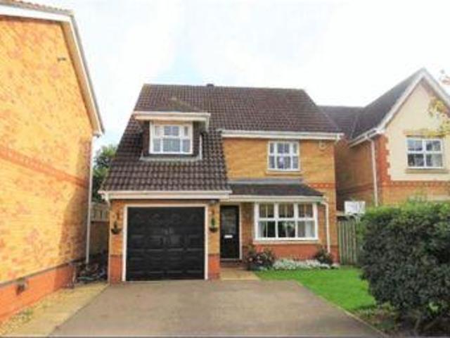 4 Bedrooms for sale in Cobblestone Court, Northampton NN4