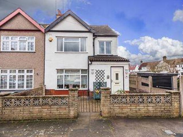 4 Bedrooms for sale in Fairfield Avenue, Hendon NW4