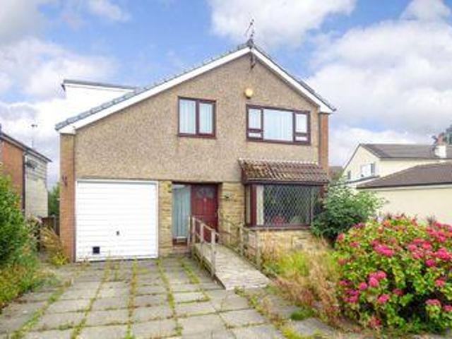 4 Bedrooms for sale in Foster Park Road, Denholme, Bradford, West Yorkshire BD13
