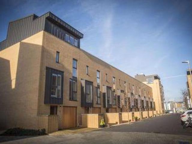 4 Bedrooms for sale in Francis Street, Cardiff, Caerdydd CF11