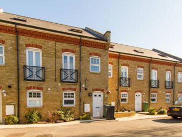 4 Bedrooms for sale in Glen Mews, Walthamstow E17