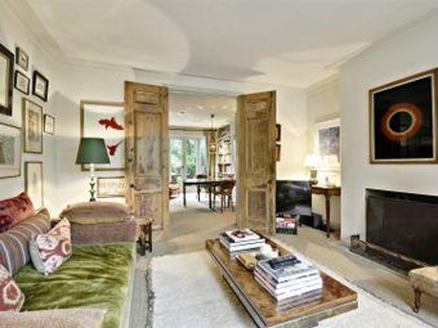 4 Bedrooms for sale in Heathfield Road, London W3