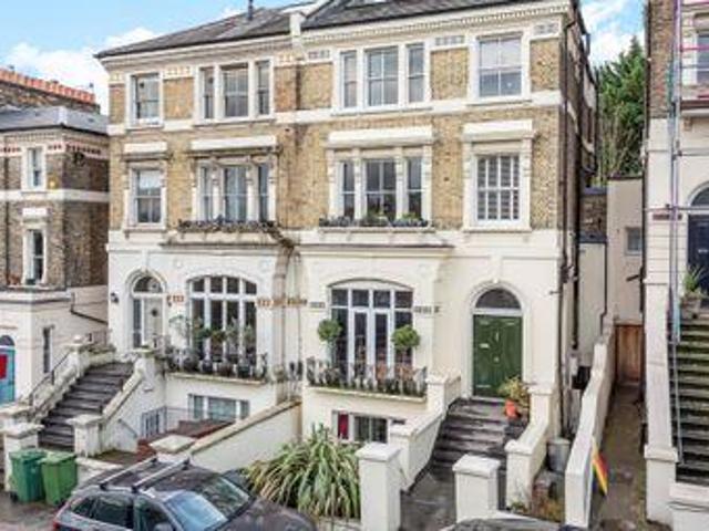 4 Bedrooms for sale in Highgate West Hill, London N6
