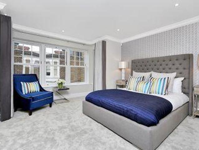 4 Bedrooms for sale in Hideaway Mews, Chiswick, London W4