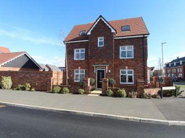 4 Bedrooms for sale in Lower Hazeldines, Marston Moretaine MK43